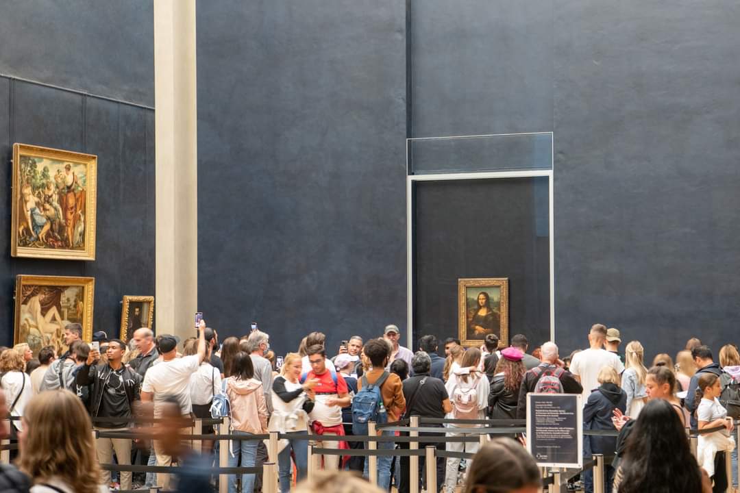 quadro Gioconda al Louvre: perchè vederla è un' esperienza deludente?