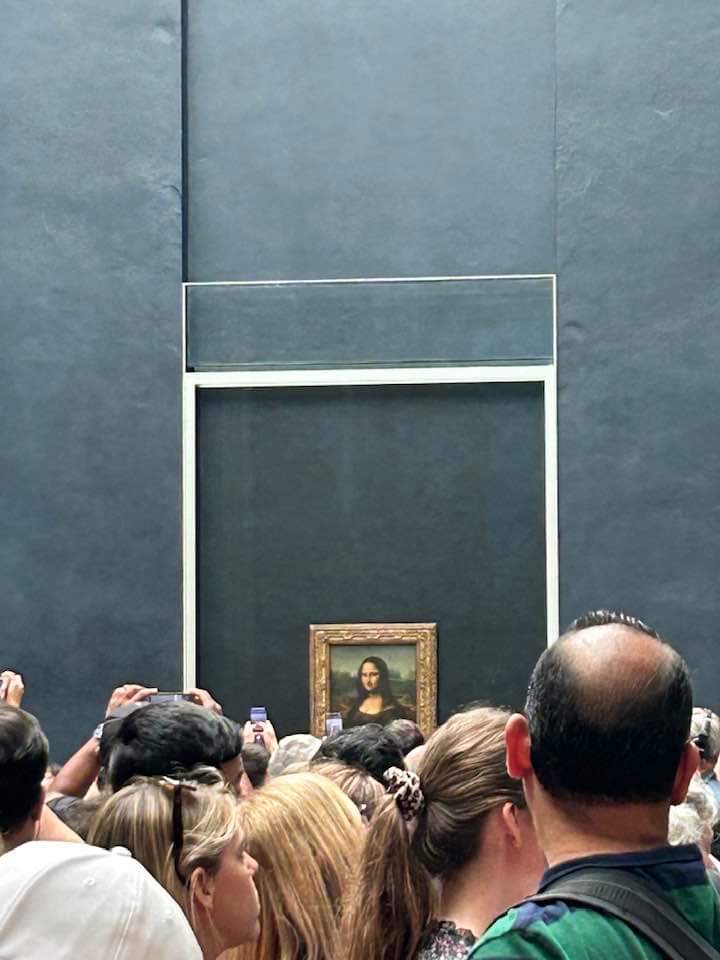 quadro Gioconda al Louvre: perchè vederla è un' esperienza deludente?